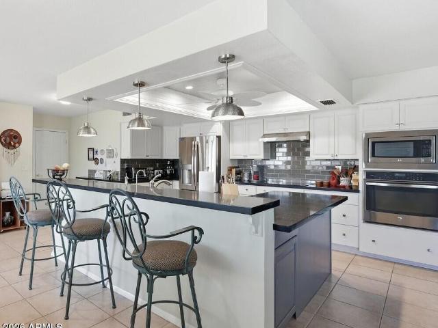 20013 n willowcreek circle