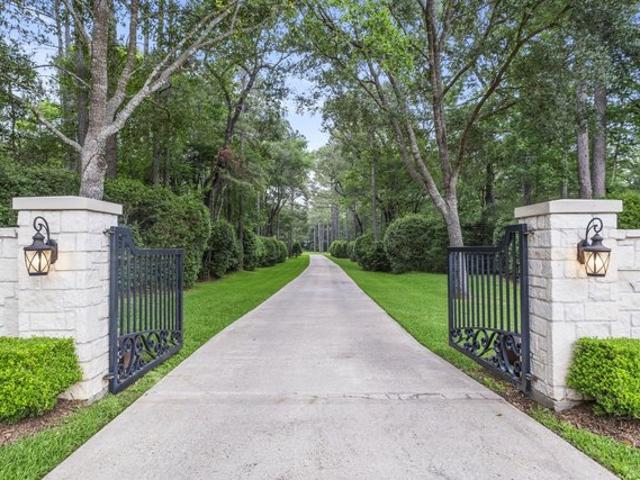 20010 Timber Ridge Dr, Magnolia, TX 77355