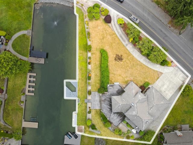 20015 Island Parkway E