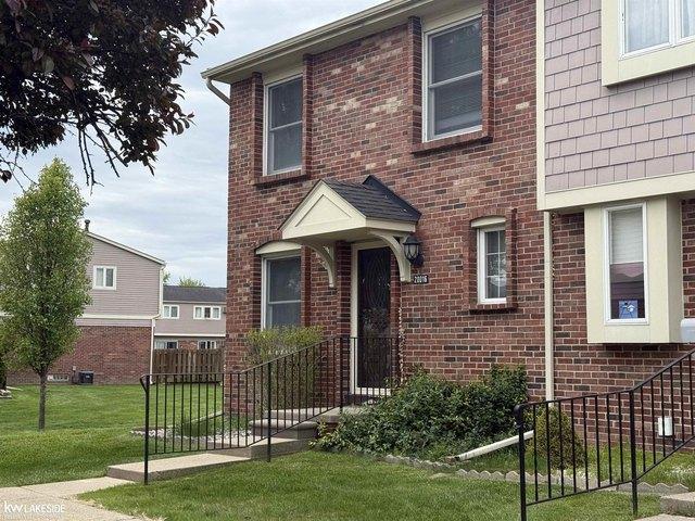 20016 Great Oaks Circle St N, Clinton Township, MI 48038