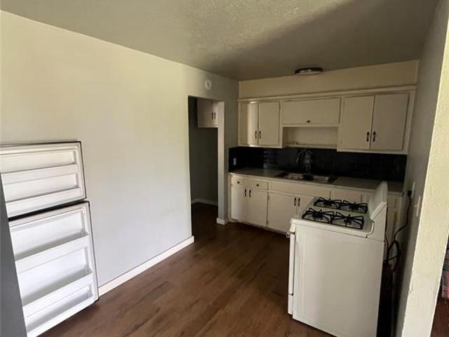 2001 NW Baldwin Avenue