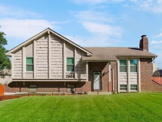 2001 N Plymouth Rd, Independence, MO 64058