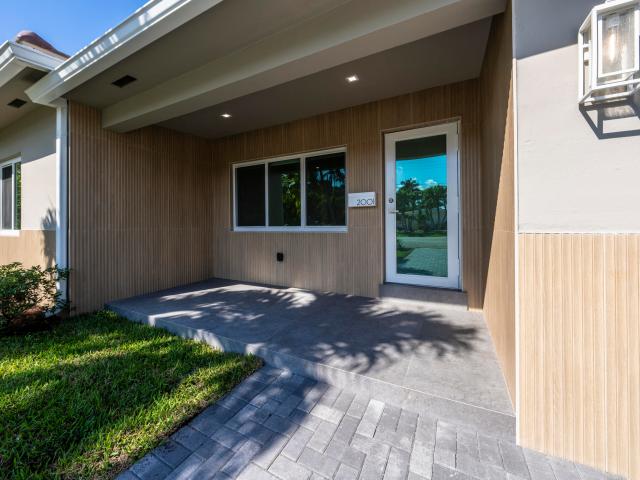 2001 NE 17th Way, Fort Lauderdale, FL 33305 | MLS #B26008