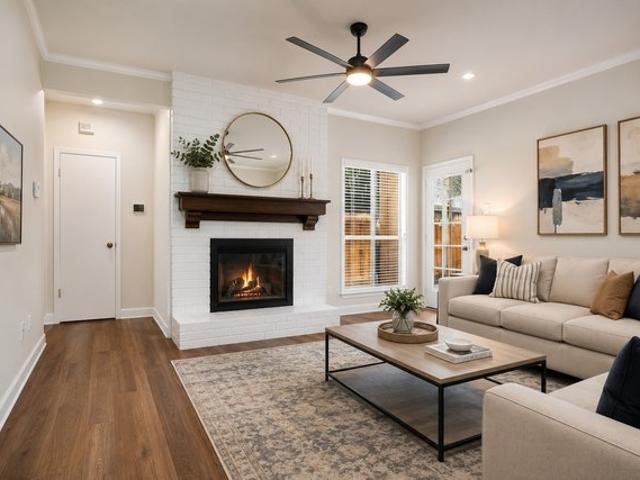 2001 Bering Dr Apt 3J, Houston, TX 77057