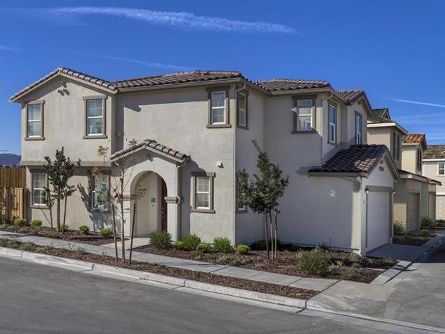 2001 Daisy Dr, Hollister, CA 95023 in Hollister, California