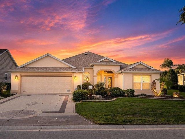 2001 Dipper Loop, The Villages, FL 32162
