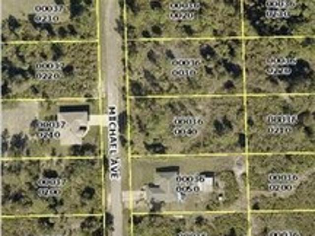 2001 E 12th St, Lehigh Acres, FL 33972
