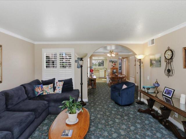 2001 E Camino Parocela, Unit J71, Palm Springs, CA 92264 | MLS #219146