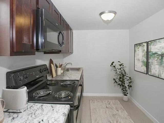 2001 Godby Rd, College Park, GA 30349