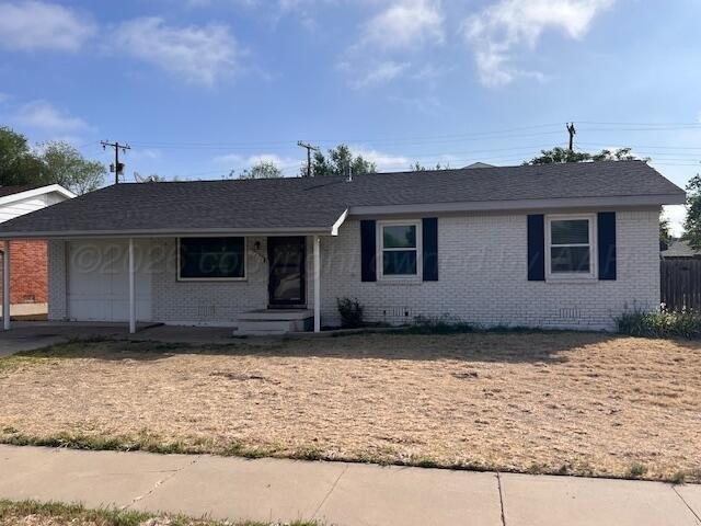 2001 Grinnell Dr, Perryton, TX 79070