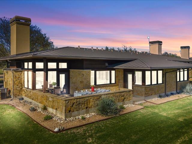 2001 Kahala Sunset Dr, Spicewood, TX 78669 | MLS #2512