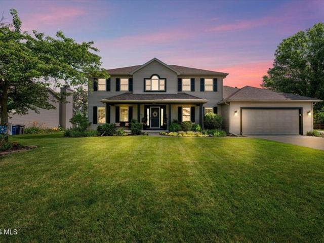 2001 Kenton Trl, Perrysburg, OH 43551
