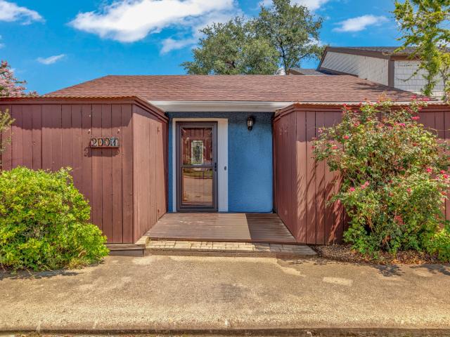 2001 Lakewood Court