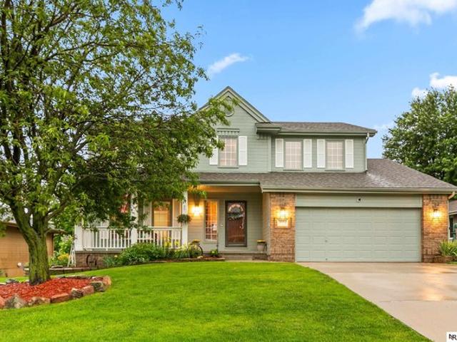 2001 Liberty Ln, Papillion, NE 68133