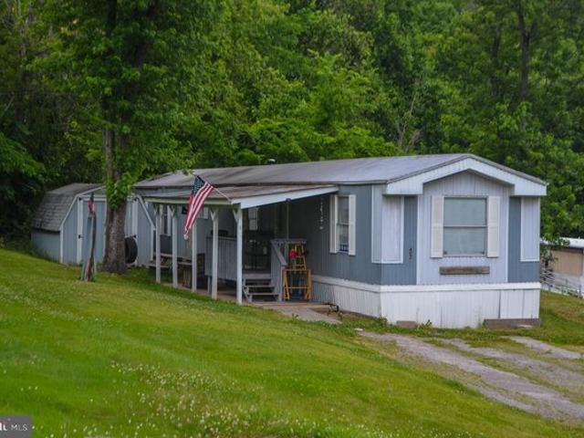 2001 Red Bank Rd Trlr 407, Dover, PA 17315