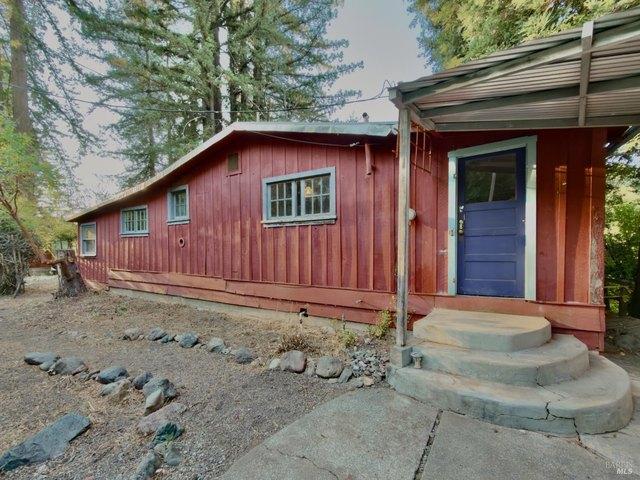 2001 Redwood Dr, Healdsburg, CA 95448