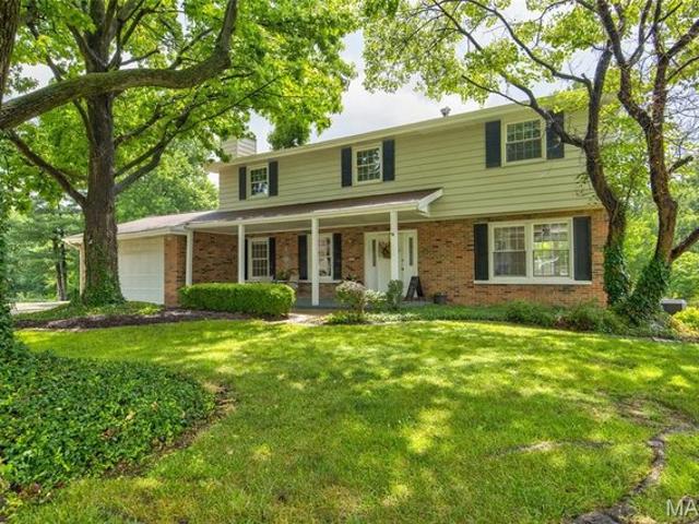 2001 River Aire Ct, Godfrey, IL 62035