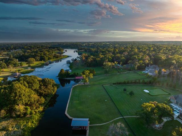2001 Rose Pointe, Athens, TX 75752 | MLS #26005 | Compass
