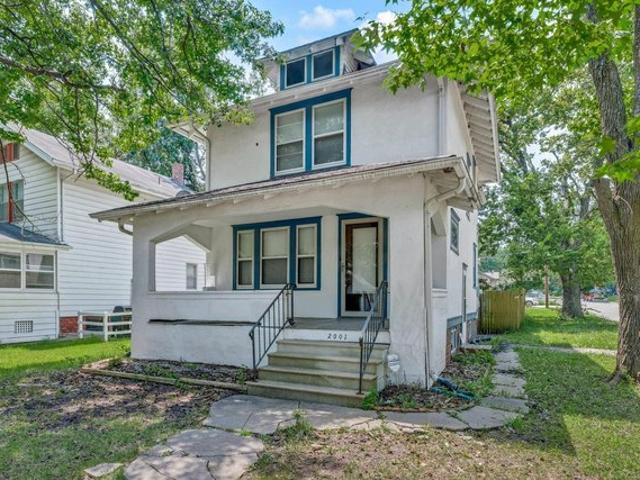2001 SW Buchanan St, Topeka, KS 66604