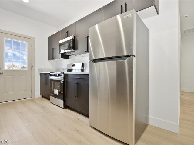 2001 S Dandelion Street 2