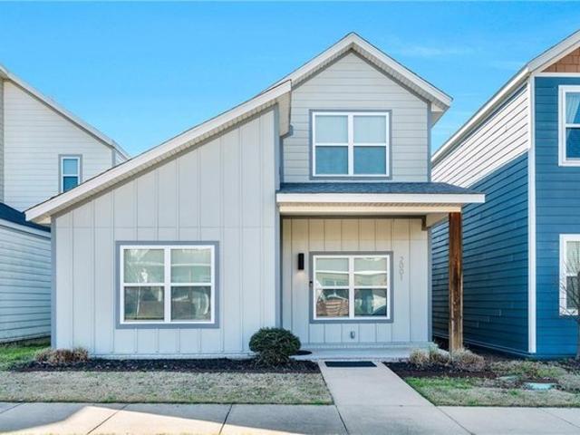 2001 S Florida Way, Fayetteville, AR 72701