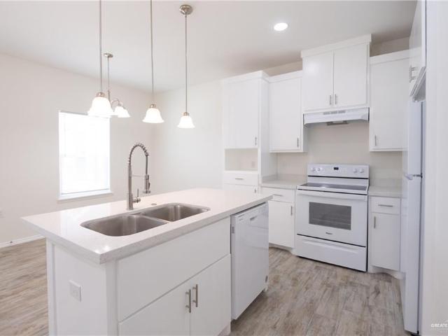 2001 S Valley Circle