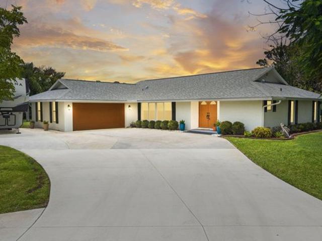 2001 SE Bisbee St, Port Saint Lucie, FL 34952