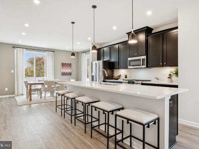 2001 Twisted Oak Place
