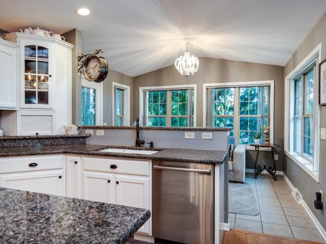 2001 Timber Lake Rd, Oregon, WI 53575 | MLS #2024