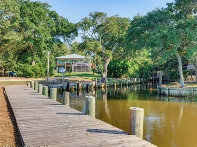 2001 Vaughandale Dr, Gautier, MS 39553