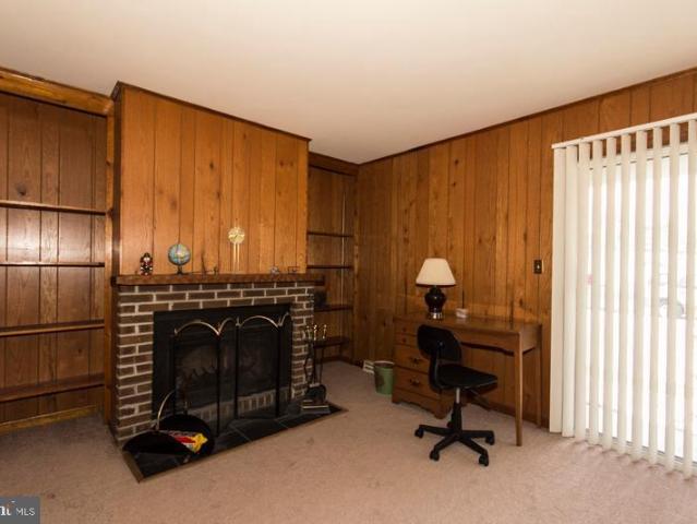 2001 Vista Lane