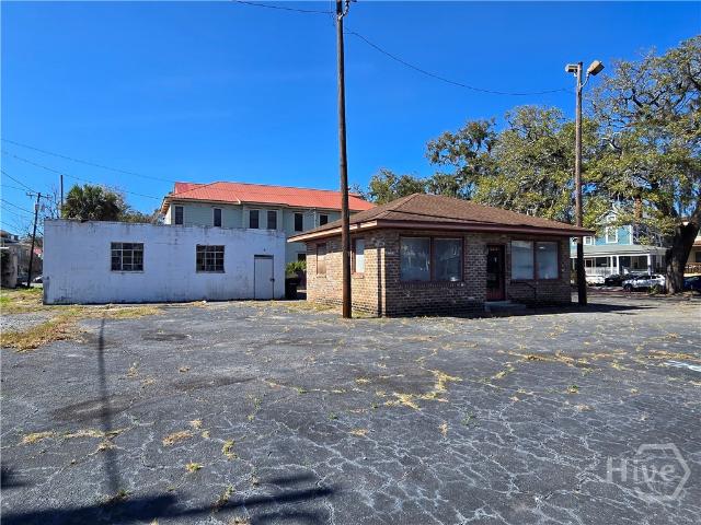 2001 W Montgomery Street