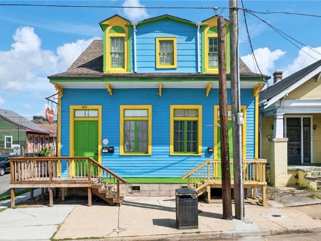 2001 03 Saint Claude Avenue