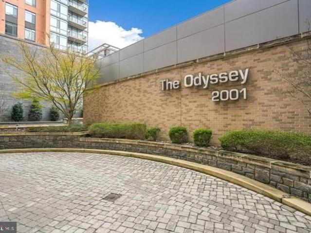 2001 15th St N #101, Arlington, VA 22201