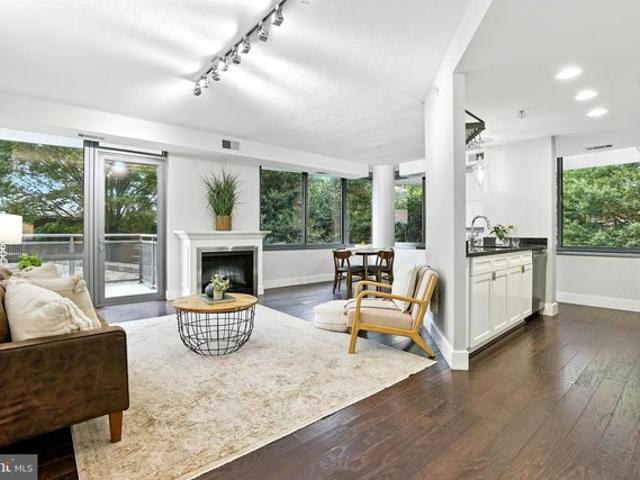 2001 15th St N Apt 111, Arlington, VA 22201