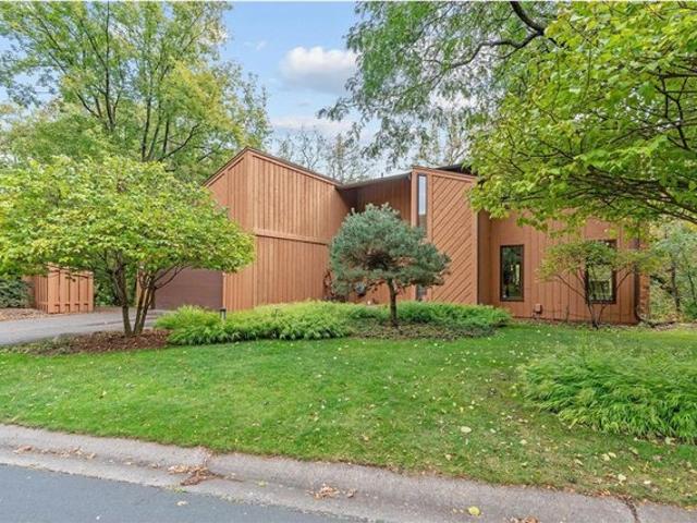2001 16th Ter NW, New Brighton, MN 55112