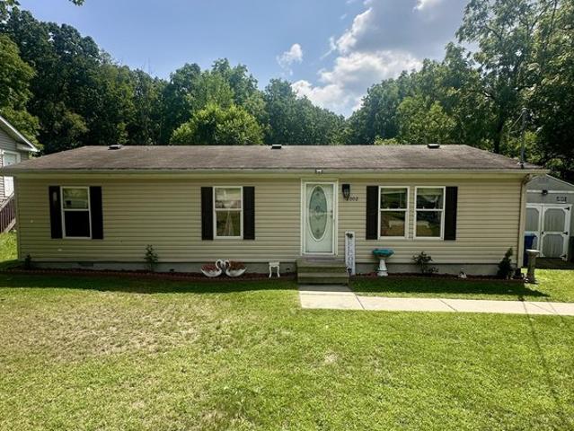 2002 Mount Olivet Rd, Kalamazoo, MI 49004
