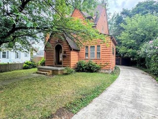 2002 Mountain Ave, Flint, MI 48503