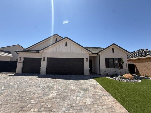 2002 N Creek Side Ct, Washington, UT 84780