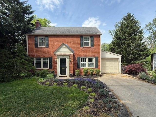 2002 N Englewood Rd, Huntington, WV 25701