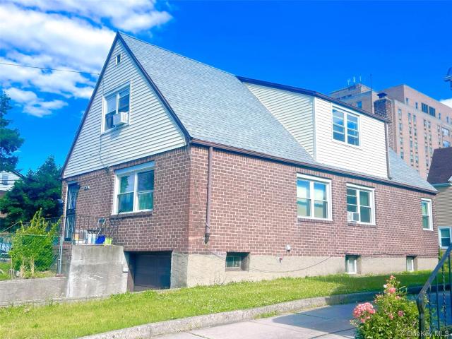 2002 nd Avenue