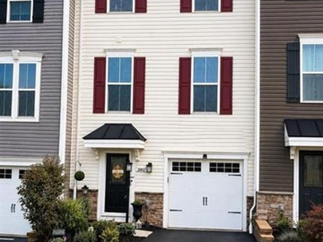 2002 Cade Dr, Monaca, PA 15061