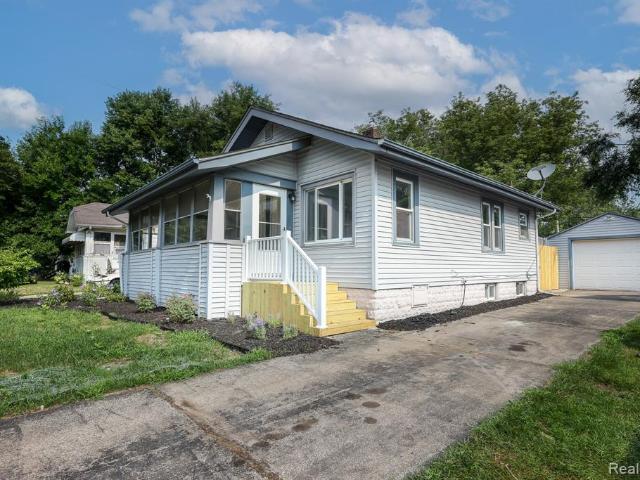 2002 Cartier Street