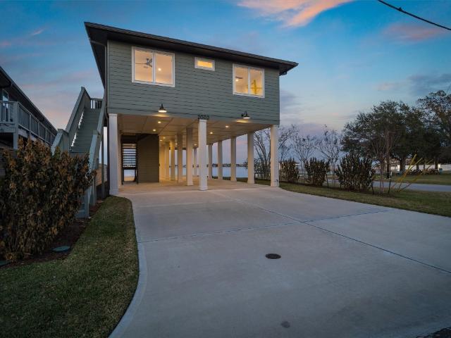 2002 Cove Park Dr, Kemah, TX 77565 | MLS #18860