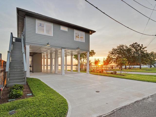 2002 Cove Park Drive