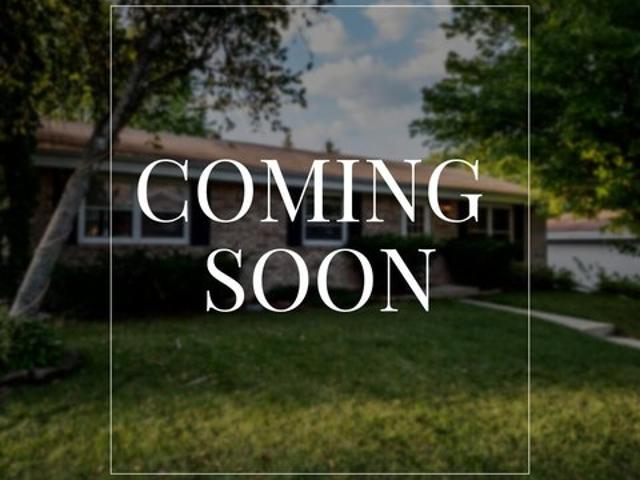 2002 Dixie Dr, Waukesha, WI 53189