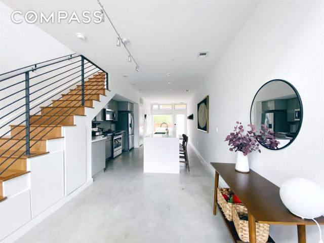 2002 E 7th St 203, Austin, TX