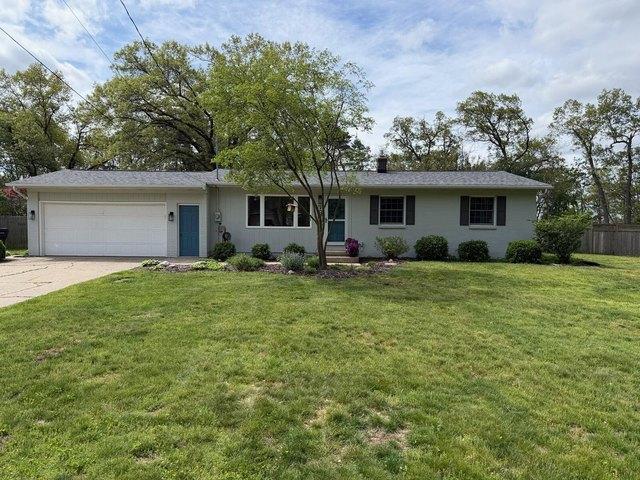 2002 Garret Dr NE, Grand Rapids, MI 49525