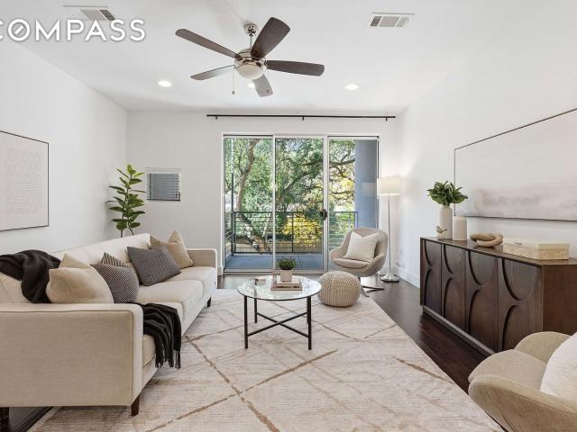 2002 Glen Allen St 104, Austin, TX