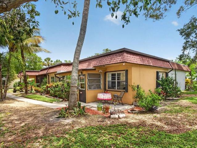 2002 SW Natura Blvd Apt B, Deerfield Beach, FL 33441